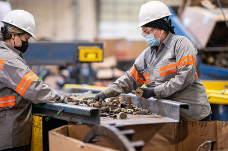 Metal Industrial Recycling Service - Collection & Drop-Off | Geomet
